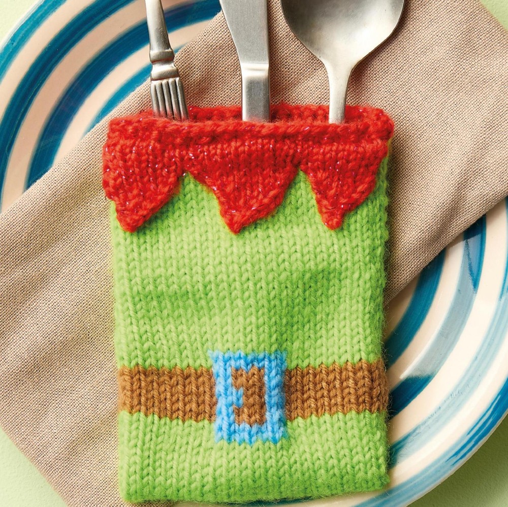 Christmas Cutlery Pouch | Knitting Patterns | Let's Knit Magazine