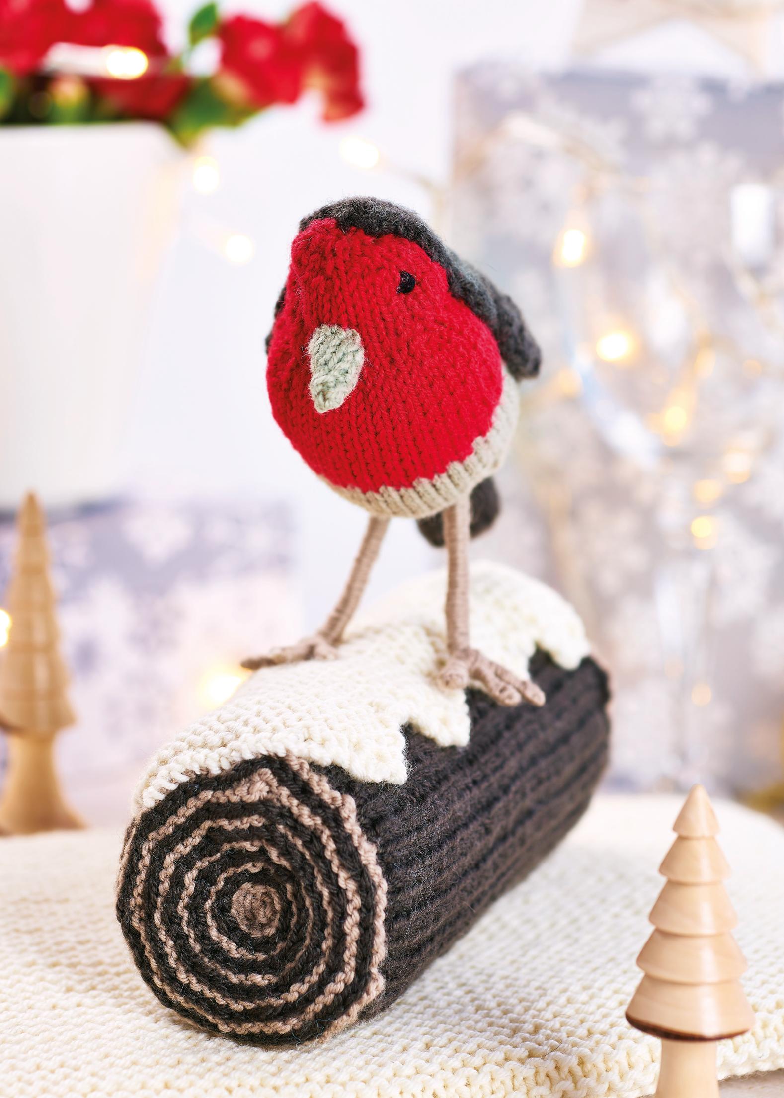Christmas yule log and robin decoration | Knitting Patterns | Let's ...