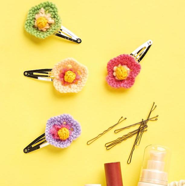 Flower Hair Clips | Knitting Patterns | Let's Knit Magazine