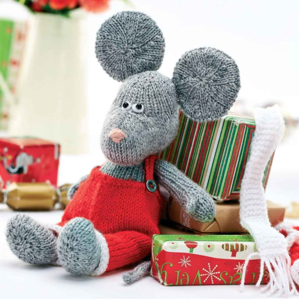 Melvin Mouse Christmas Toy Knitting Pattern | Knitting Patterns | Let's ...