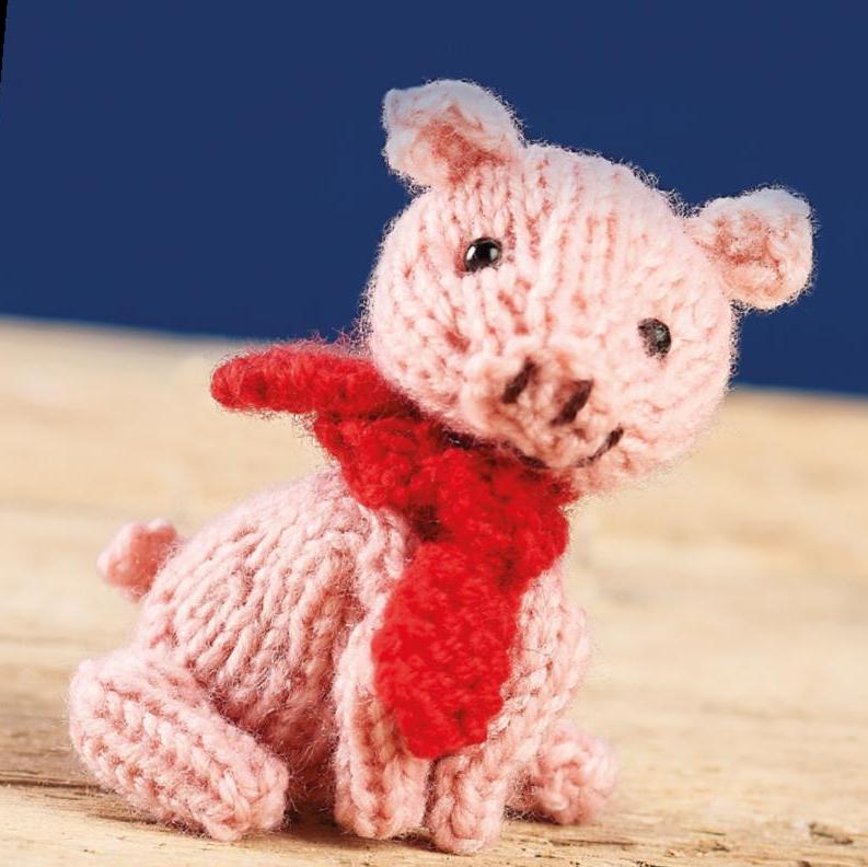 Christmas Chorus Pig | Knitting Patterns | Let's Knit Magazine