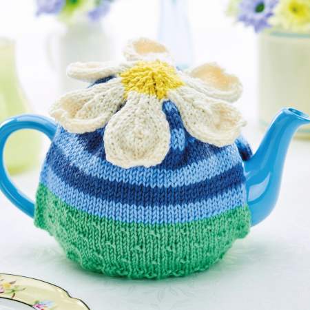 Daisy Teapot Cosy | Knitting Patterns | Let's Knit Magazine