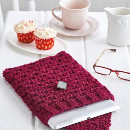 Tablet cover | Knitting Patterns | Let's Knit Magazine